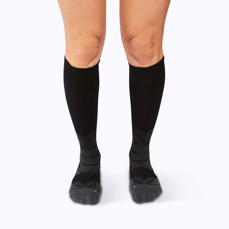 Compression Socks for Flying & Long-Haul Traveling | COMRAD